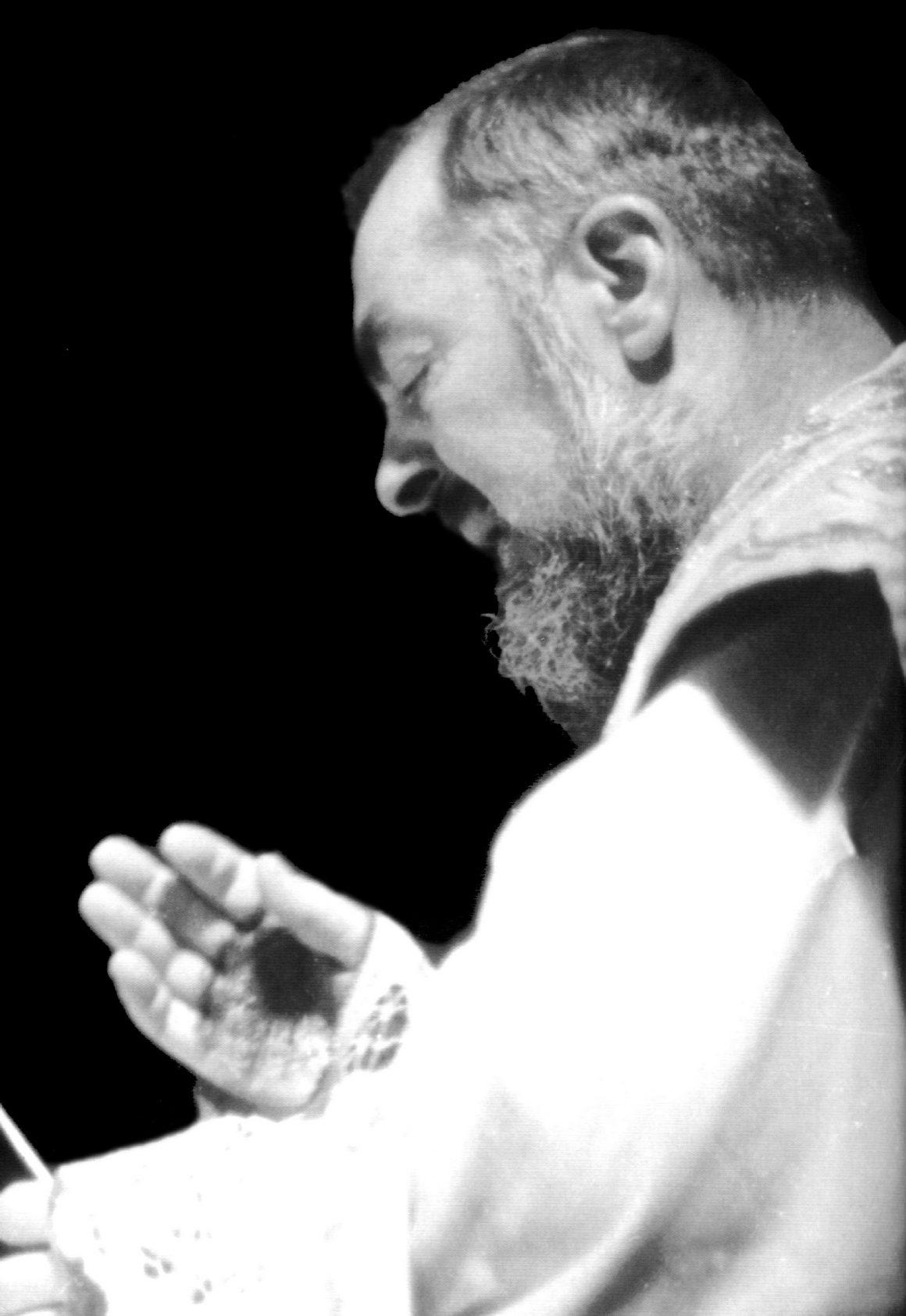 Have You Seen These Rare Photos of Padre Pio?