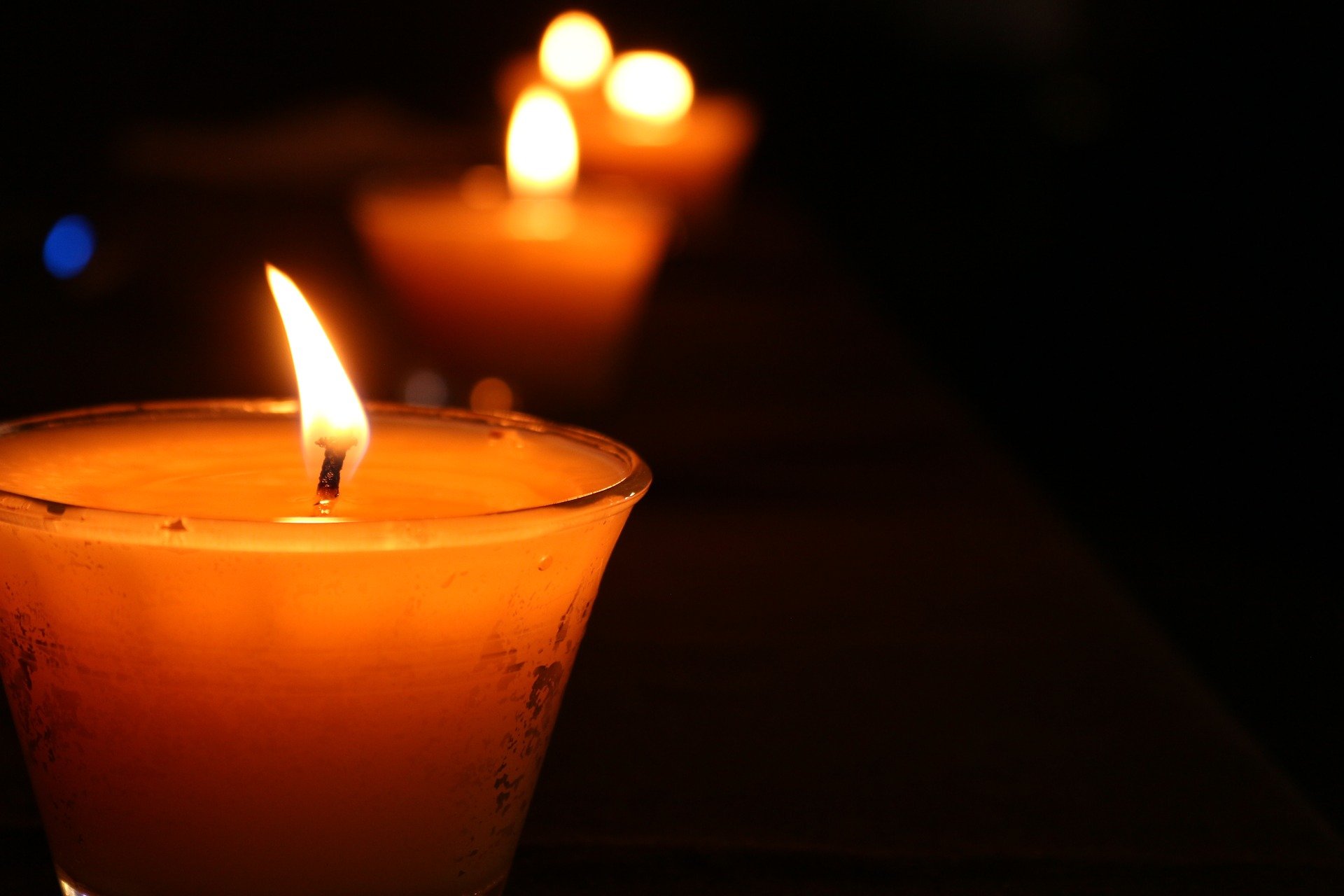 What Is the Importance of Great Funeral Candles in Catholic Tradition?